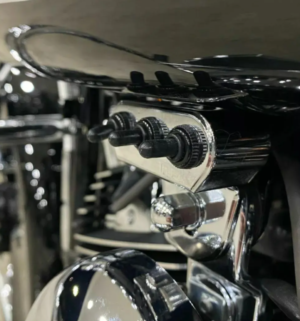 AF KUSTOMS - CHROME BILLET AIR RIDE SETUP 3 SWITCH | Lucky 7 Fort Worth